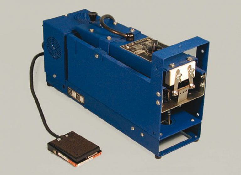 Beak Trimming - Poultry Hub Australia